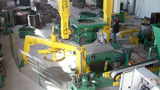 Concrete manholes - Machines - B+S Engineering